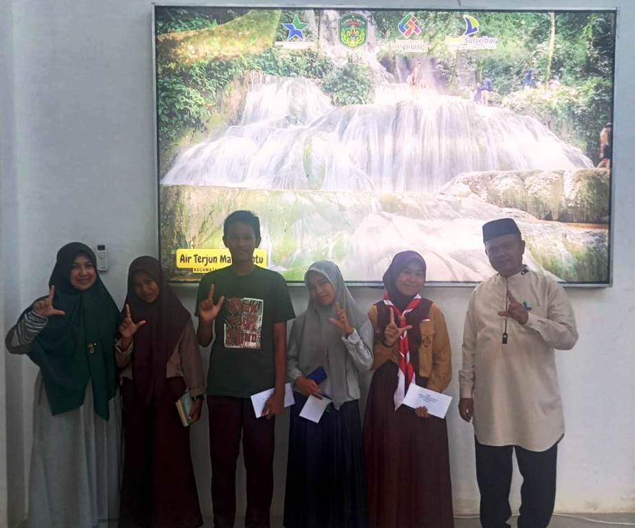 Ajak Masyarakat Berkunjung Ke Perpustakaan, DPK Lutim Gelar Quiz ... Ajak Masyarakat Berkunjung Ke Perpustakaan, DPK Lutim Gelar Quiz ...