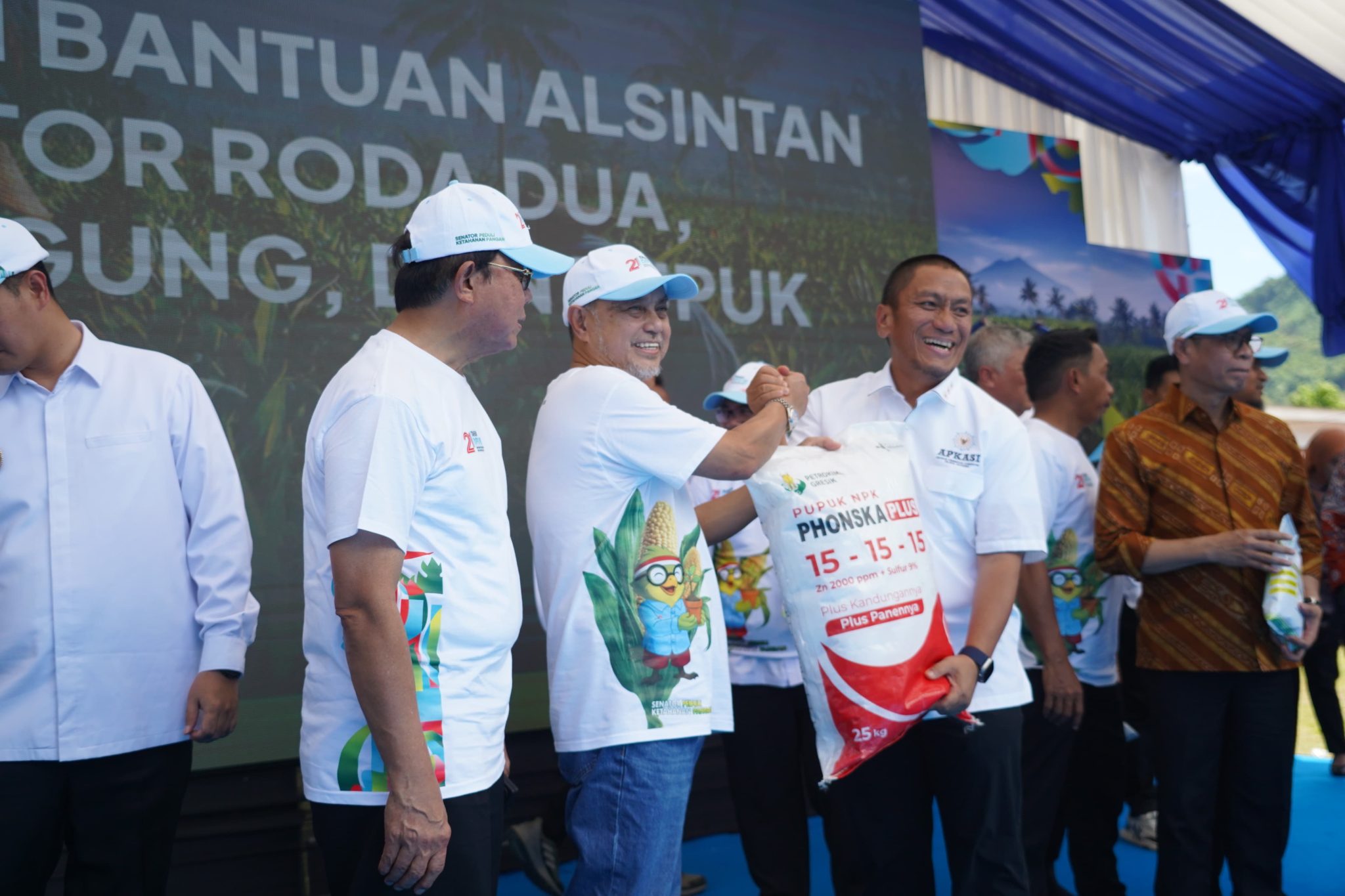 Luwu Timur Terima Bantuan Pupuk dari Menteri Pertanian RI – Warta Lutim